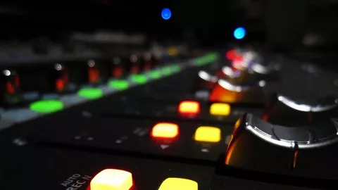Mixing with Reverb & Delay TUTORIAL - Freshstuff4you